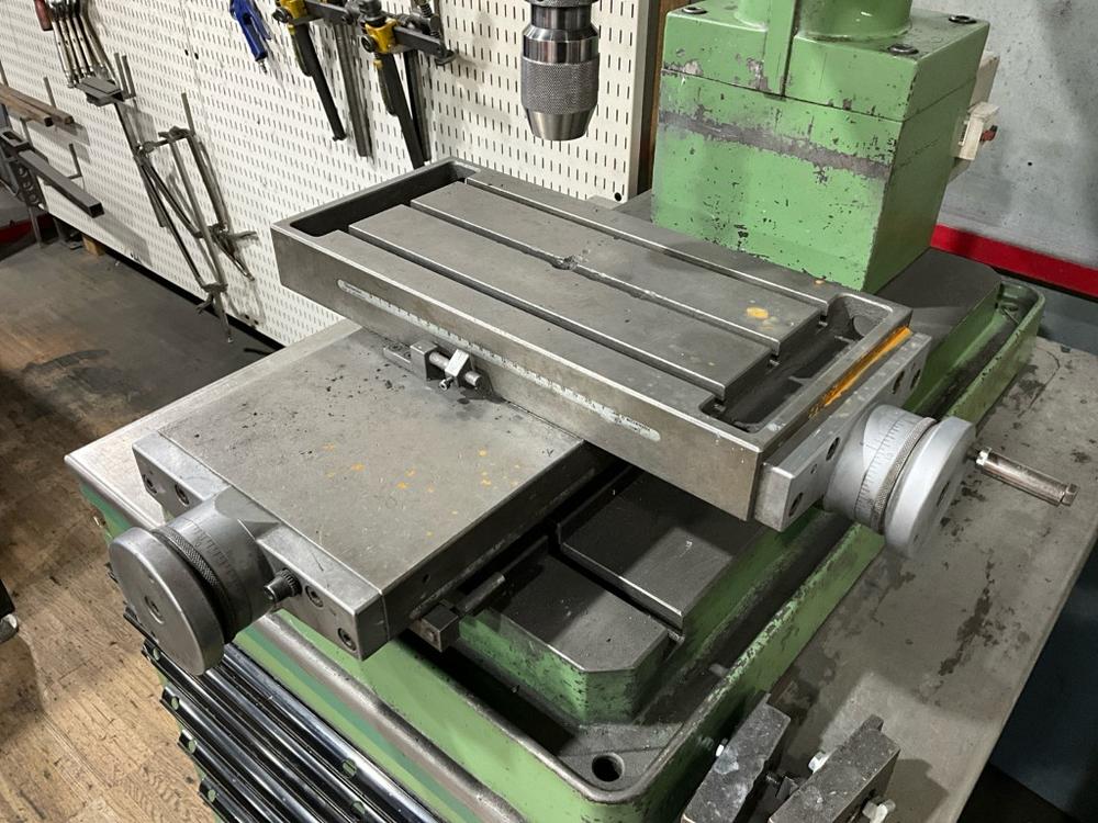 Aciera 22VR pillar drilling machine | Dome Auctions